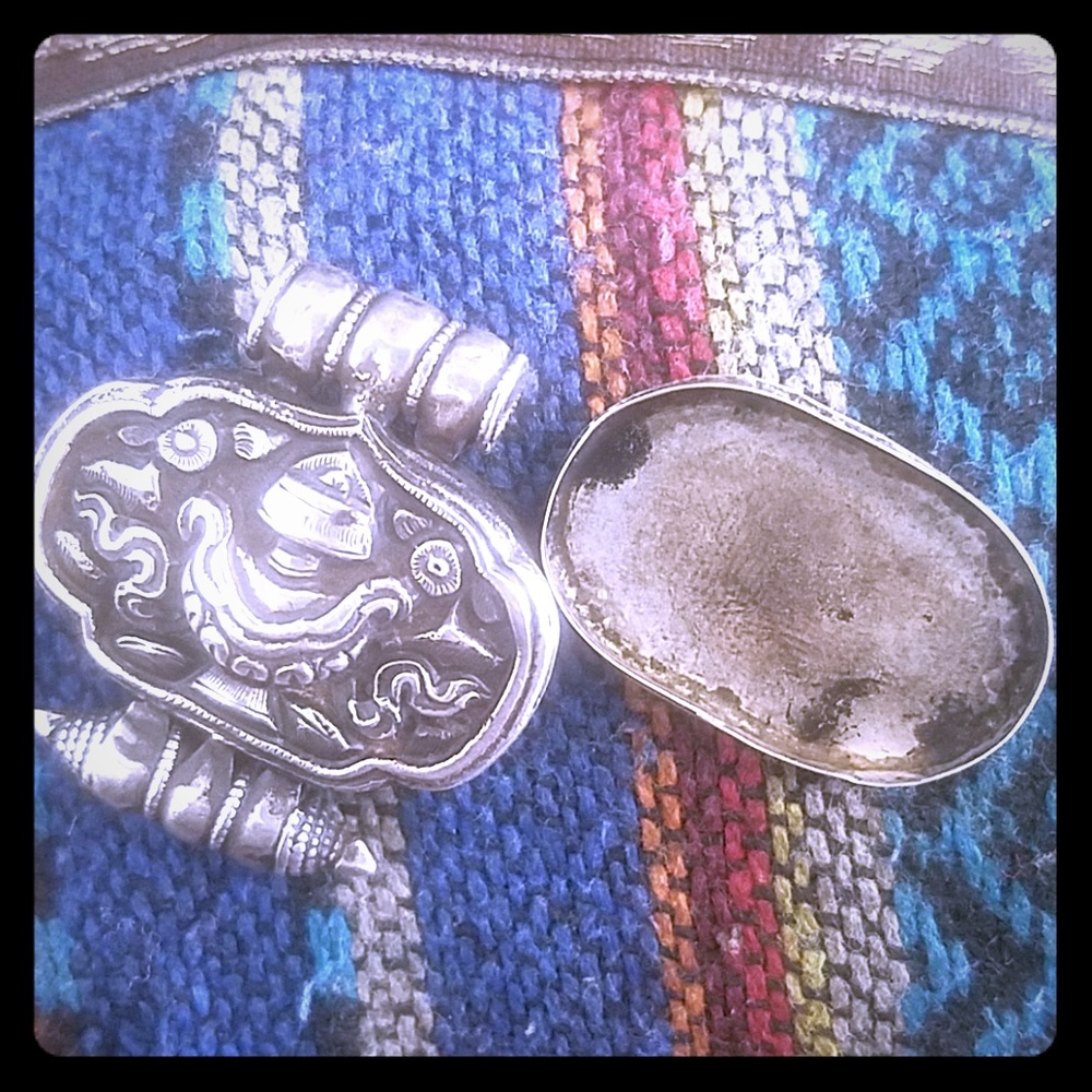 Vintage Snuff Box Pendant - Gem